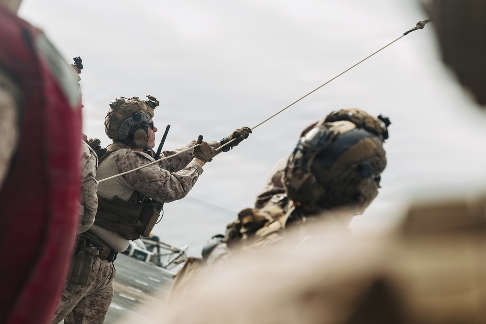 DVIDS - Images - 11th MEU Marines, Sailors Conduct Fast-Rope Training ...