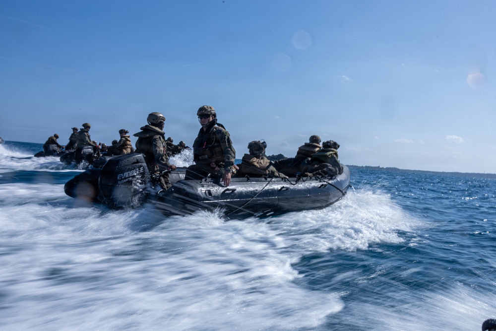DVIDS - Images - 31st MEU | India Co. conducts beach raid [Image 1 of 10]