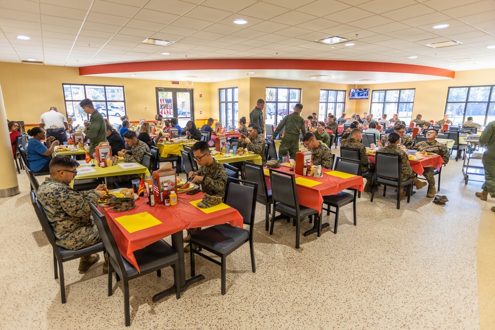 DVIDS - Images - MCAS Beafort 250th Marine Corps Birthday meal [Image 9 ...