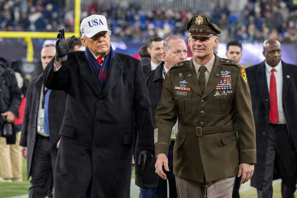 DVIDS - Images - SECWAR Attends 126th ARMY-NAVY Game [Image 28 of 30]