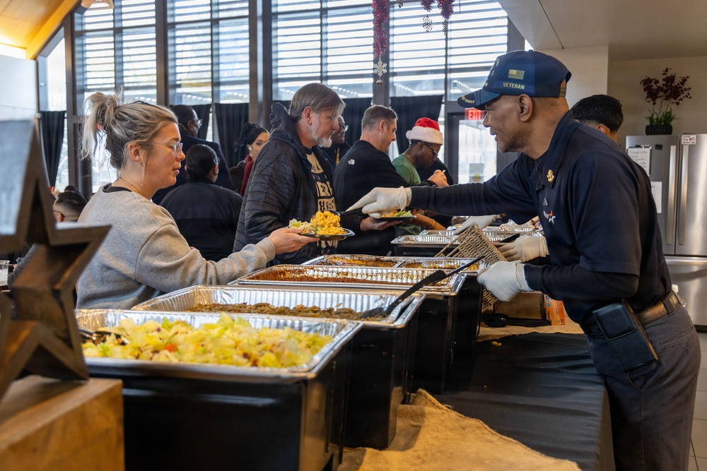 DVIDS - Images - Walter Reed celebrates holidays with annual Christmas ...