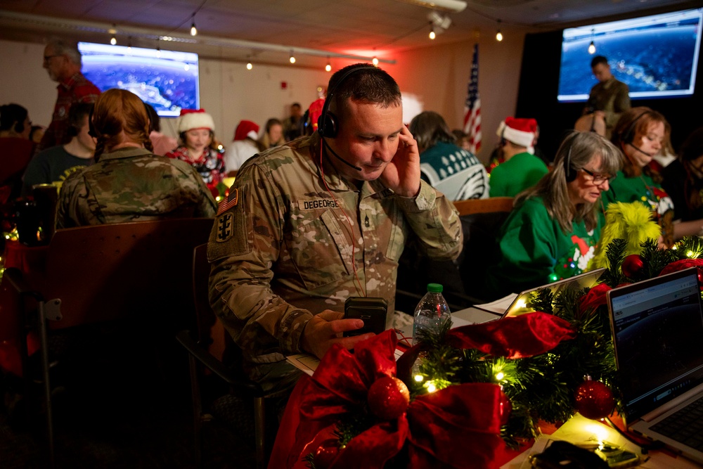 DVIDS - Images - NORAD Tracks Santa 2025 [Image 2 of 20]