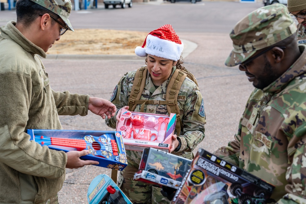 DVIDS - Images - Schriever SFB Holiday Ruck March [Image 1 of 9]