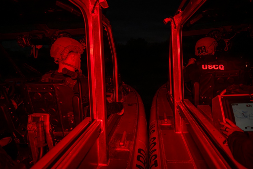 DVIDS - Images - Coast Guard members patrol Rio Grande near McAllen ...
