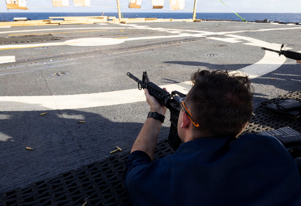 DVIDS - Images - U.S. Sailor Fires an M4 Carbine During a Live-Fire ...