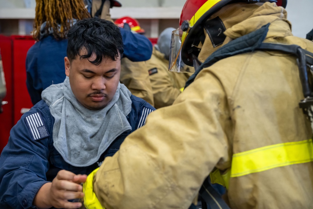 DVIDS - Images - USS Theodore Roosevelt Damage Control Drill [Image 2 ...