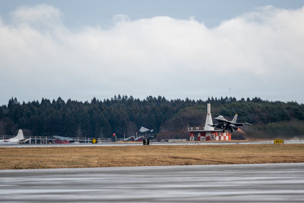 DVIDS - Images - Misawa F-16 Takes Off for Exercise Pacific Rooster ...