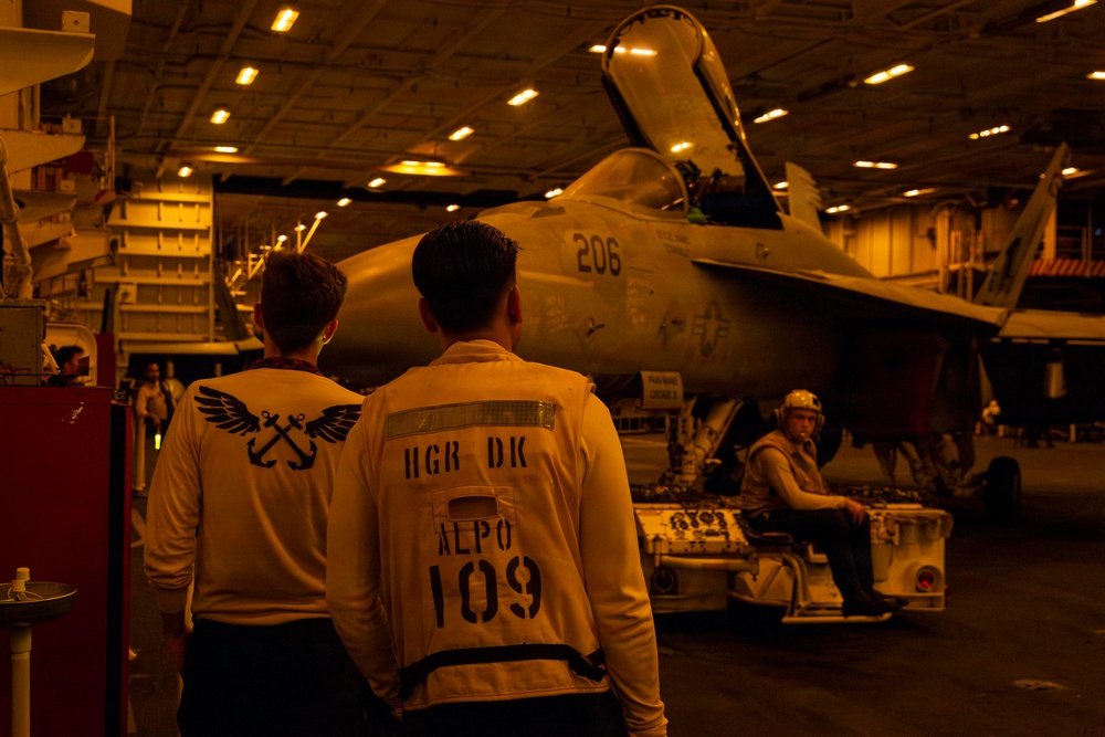 DVIDS - Images - Abraham Lincoln conducts routine operations [Image 3 of 6]