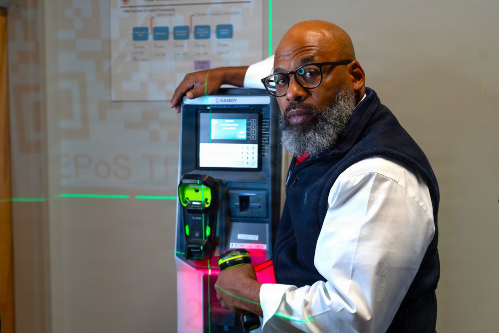 DVIDS - News - DLA Energy Team Overcomes Arctic Challenge with Fuel ...