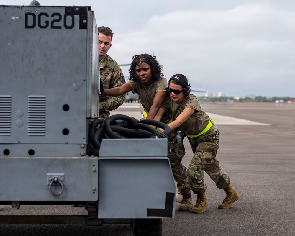 DVIDS - Images - Logistics in Motion: 6th LRS Airmen Load C-17 ...