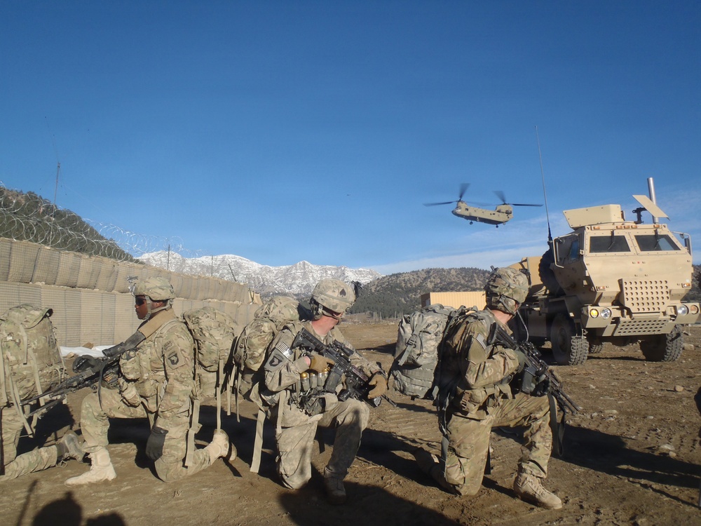 DVIDS - Images - Soldiers in wait