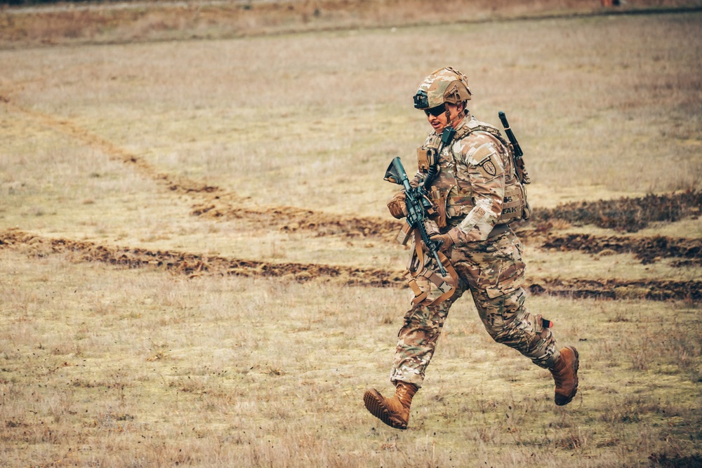 DVIDS - Images - 5SFAB conducts buddy team live fire training [Image 9 ...