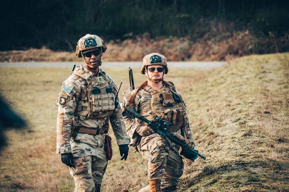 DVIDS - Images - 5SFAB conducts buddy team live fire training [Image 13 ...