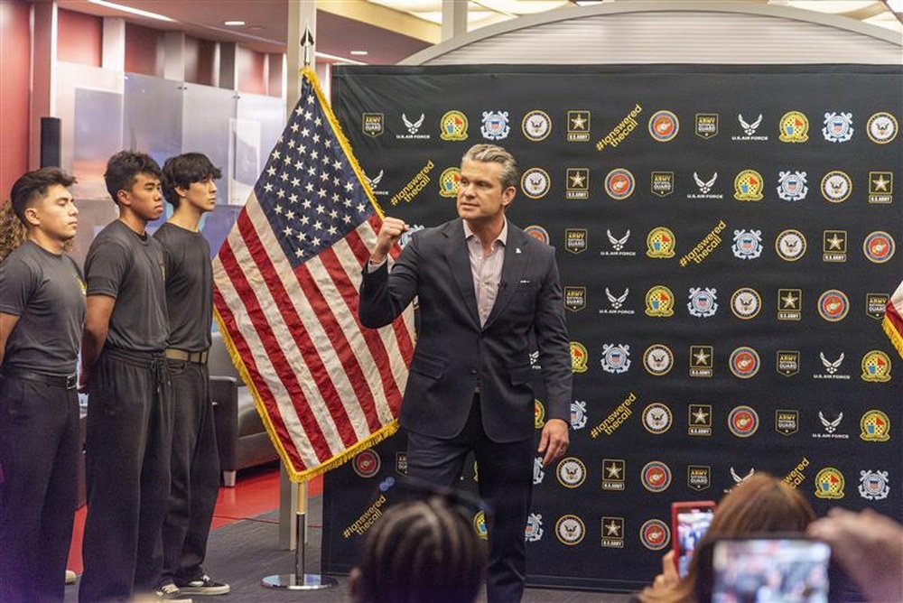 DVIDS - Images - Secretary of War Pete Hegseth administers the oath of ...