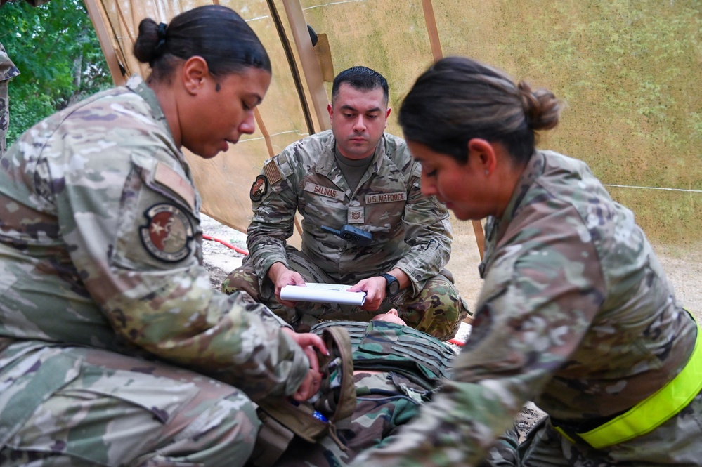 DVIDS - Images - 433rd MDG Airmen Hone Mass-Casualty Response Skills ...