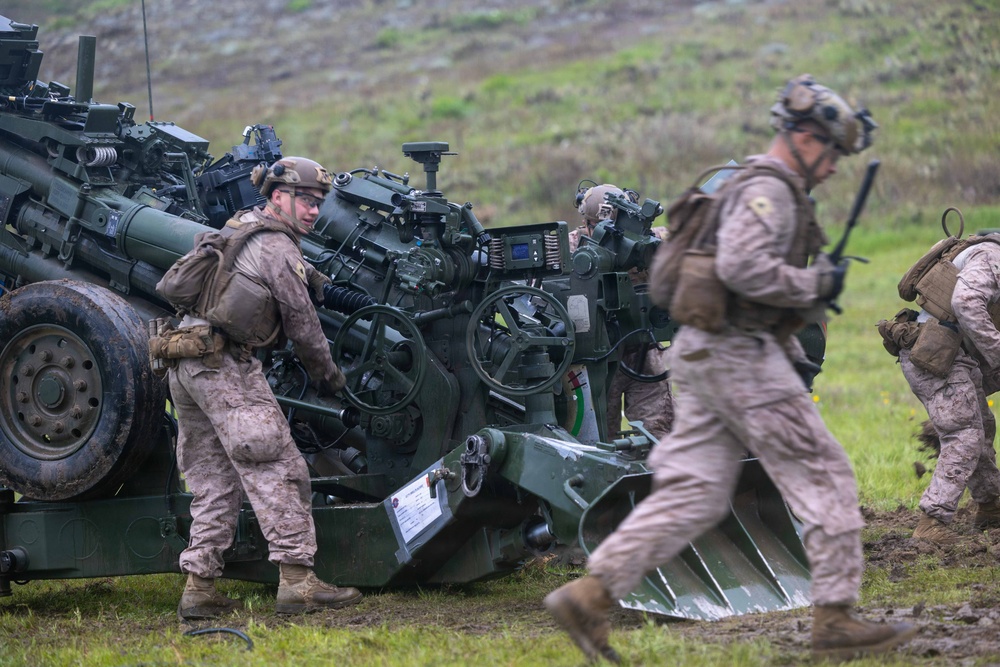DVIDS - Images - 11th MEU Marines Conduct Howitzer Live Fire on San ...