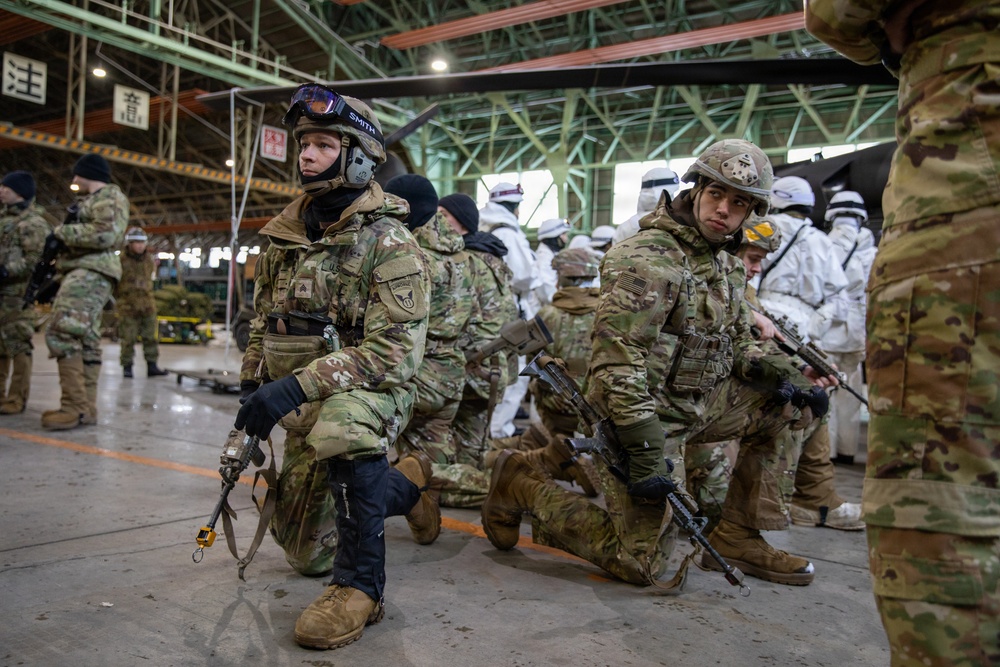DVIDS - Images - Cold Load Training at North Wind 26 [Image 4 of 5]