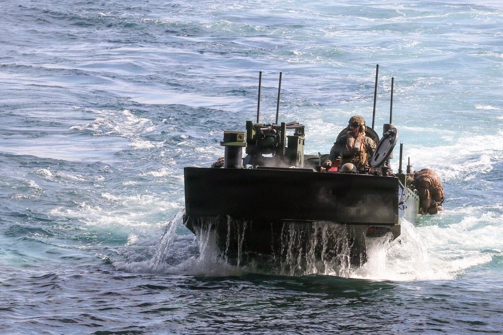 DVIDS - Images - Comstock Conducts ACV Operations [Image 6 of 8]