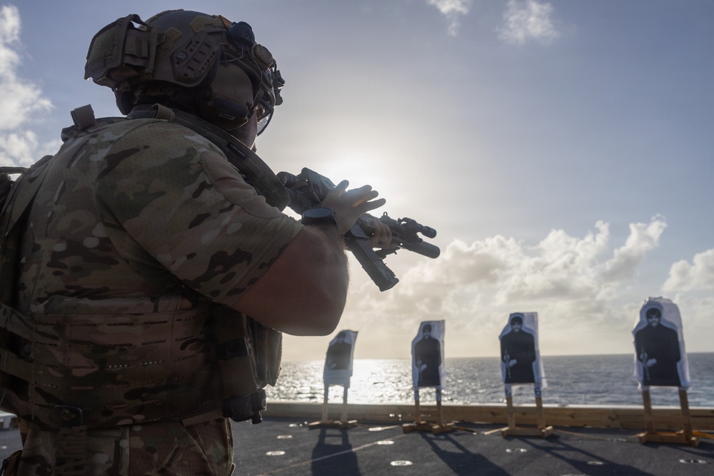 DVIDS - Images - 22nd MEU(SOC) | MSRT and MSPF Conduct Deck Shoot ...