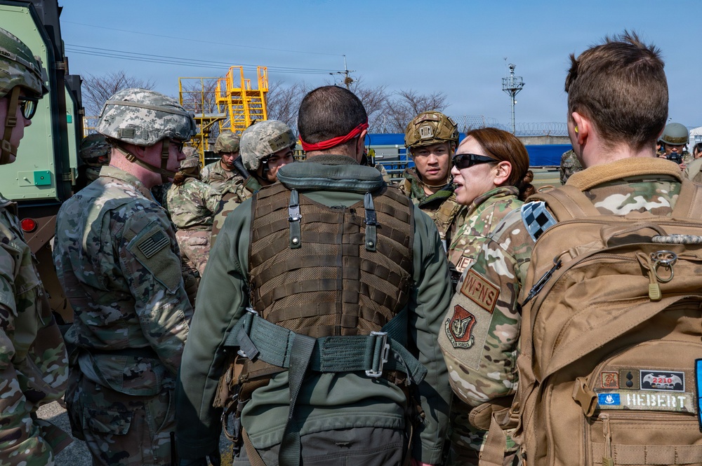 DVIDS - Images - Navy supports medical evacuation during Freedom Shield ...