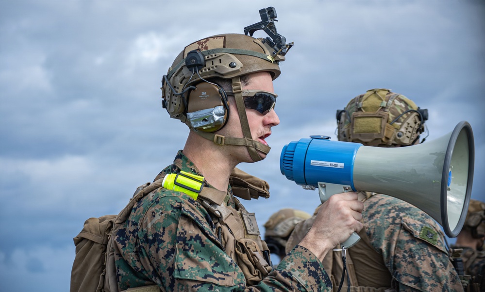 DVIDS - Images - The 31st Marine Expeditionary Unit Conducts Live Fire ...